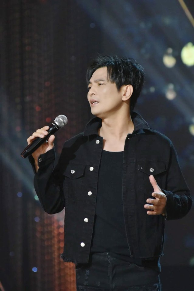 Trọng Hiếu "lột xác" với MV mang phong cách thập niên 2000, mở đầu ...