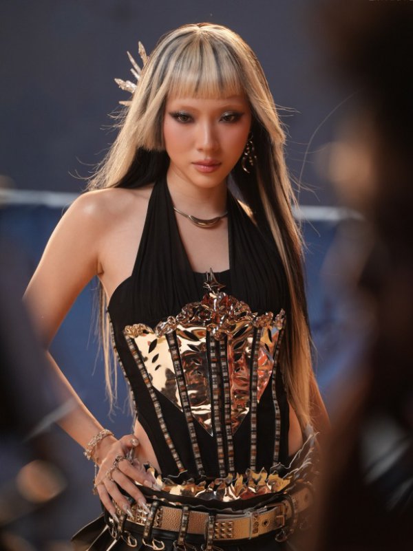 Tên thật và ngày tháng năm sinh của các Em Xinh Say Hi | AI Hay - Hỏi ...